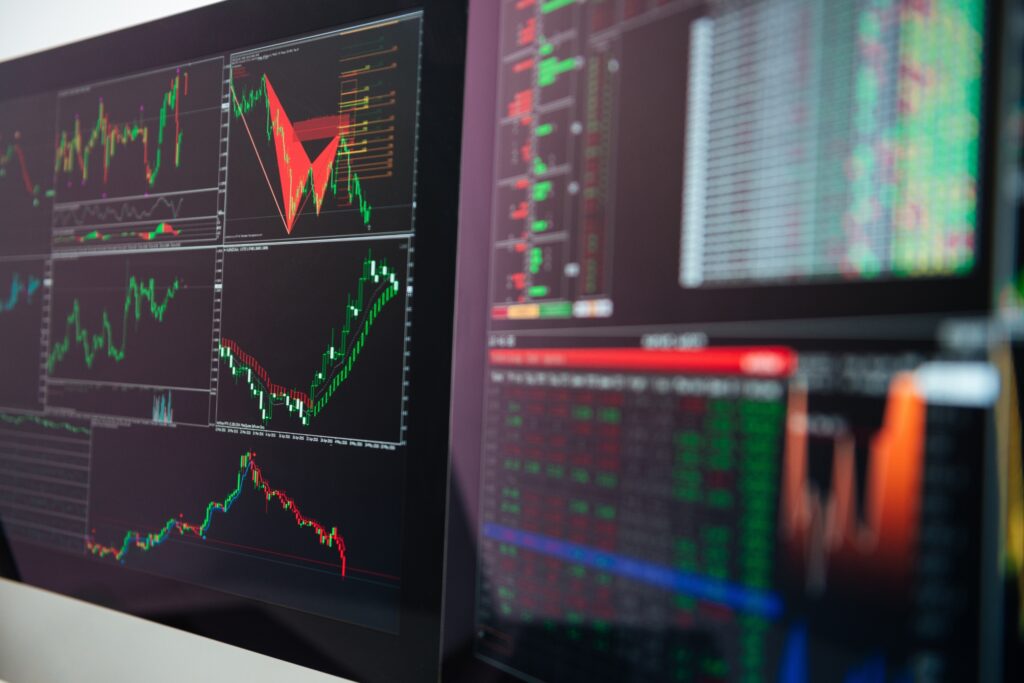 The Key Benefits of Using an On-line Trading Platform « the-monarch.co.uk